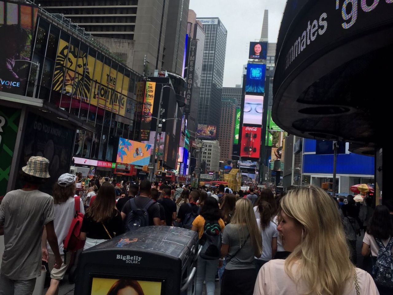 Agora: Ameaça de bomba esvazia Times Square, em Nova York